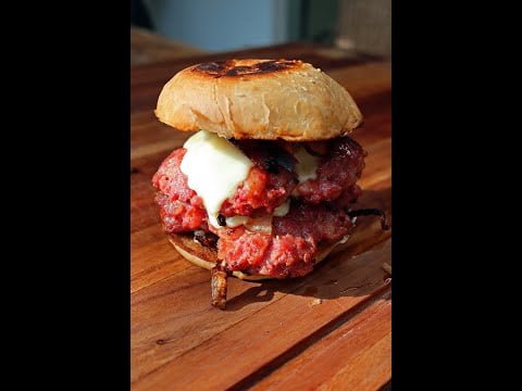 ¡Chori Burger! 🥓🌭🍔🔥 #ChoriBurger #Chorizo #Burger #Parrilla #Asado # ...