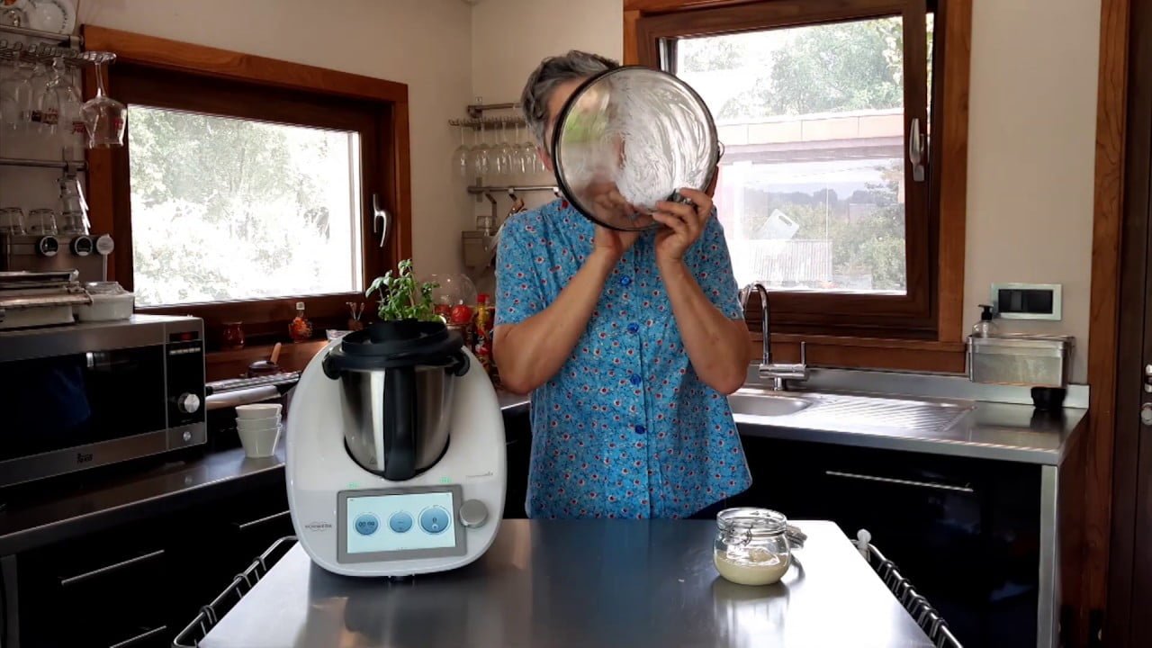 Truco del mes: Cómo engrasar fácilmente un molde con Thermomix - TM6 ...