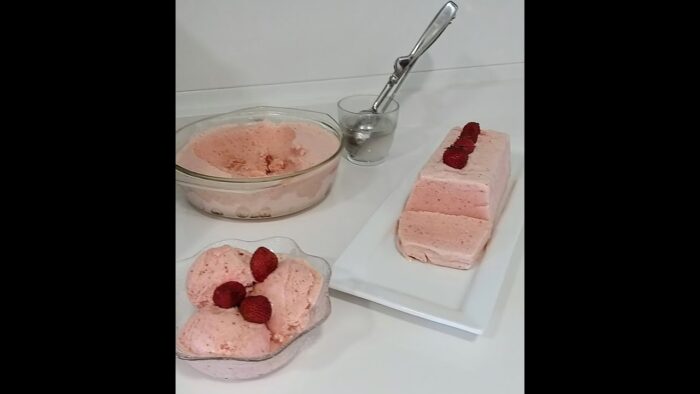 Helado de fresas y leche evaporada con Thermomix® | recetástico