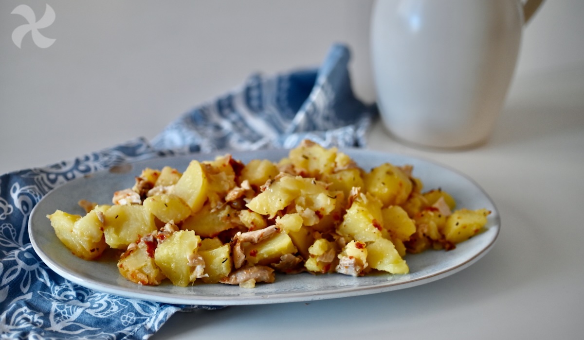 Ensalada de patata y pollo asado, con salsa de mostaza | recetástico